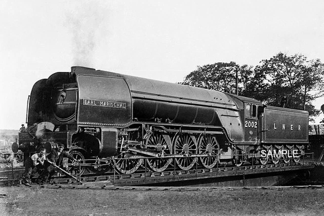 LNER LOCO; 2002 "Earl Marischal" at FERRYILL, ABERDEEN. 1935 PHOTO 12 x ...