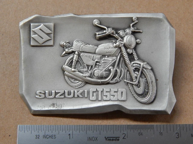 BADGE PLACCA SPILLA Pins Suzuki Gt 550 EUR 15,78 - PicClick IT