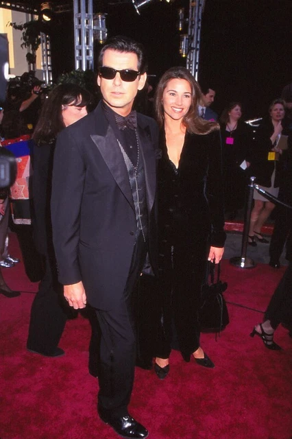 DIA PIERCE BROSNAN und Keely Shaye Smith 1996 formato KB fotografo P3-7 ...