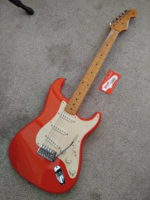 FENDER CLASSIC SERIES 50s Stratocaster Hank Marvin Fiesta Red Shadows ...