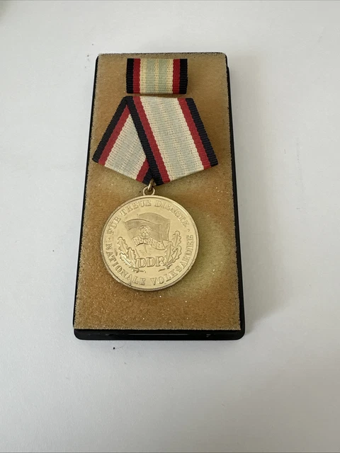 DDR NVA ORDEN für treue Dienste in der Nationalen Volksarmee in Gold ...