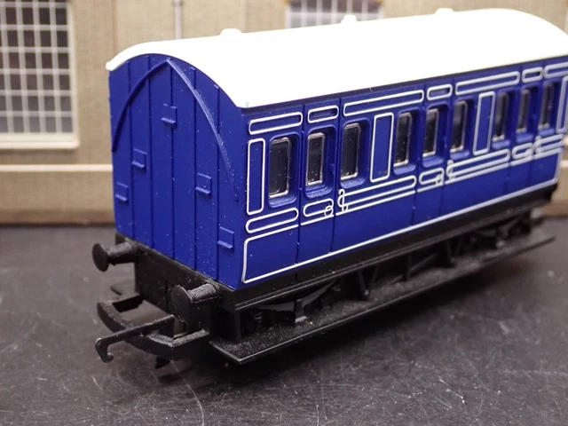 HORNBY RAILWAYS OO Gauge Caledonian Railways Four Wheel Coach (L680) £4 ...