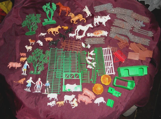 FARM SET ANIMALS Buildings Toy Plastic Cow Horse Lot Farmer Hay Stacks ...