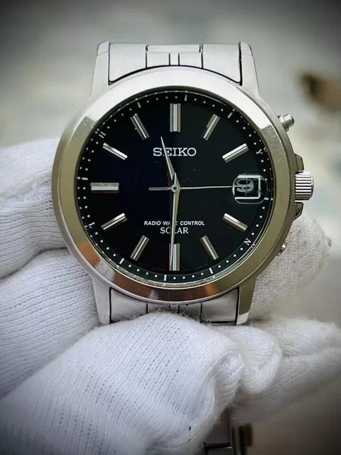VINTAGE SEIKO SOLAR radio wave controlled black dial 37mm mens watch ...