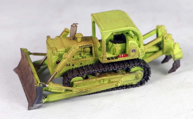 FIRST GEAR INTERNATIONAL IH-25 Bulldozer mit ROPS Cab verwittert 1/87 ...