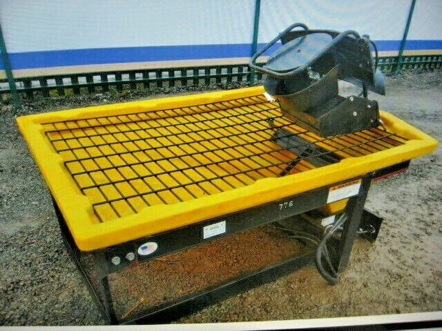 SNOW EX VEE Pro 3000 Gritter Spinner Spreader Hopper, Demount 380 Ltr ...