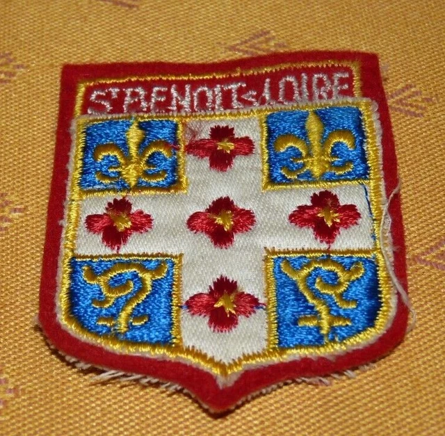 ANCIEN ÉCUSSON À coudre feutre brodé blason St Benoît S/Loire neuf Vintage Patch EUR 5,00 ...