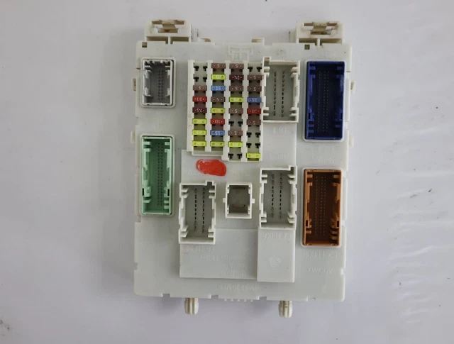 BOITE A FUSIBLE RELAIS COMPARTIMENT MOTEUR Ford RANGER 3 TKE ...