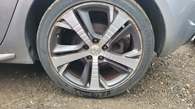 PEUGEOT 308 GT Set of Diamond cut 18 inch Alloy wheels with 235 40 R18 ...