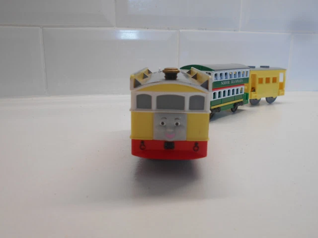 FLORA THOMAS THE tank engine tomy trackmaster battery train EUR 22,13 ...