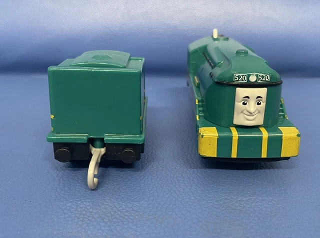 THOMAS & FRIENDS Motorised Trackmaster Train Engine - Shane And Tender ...