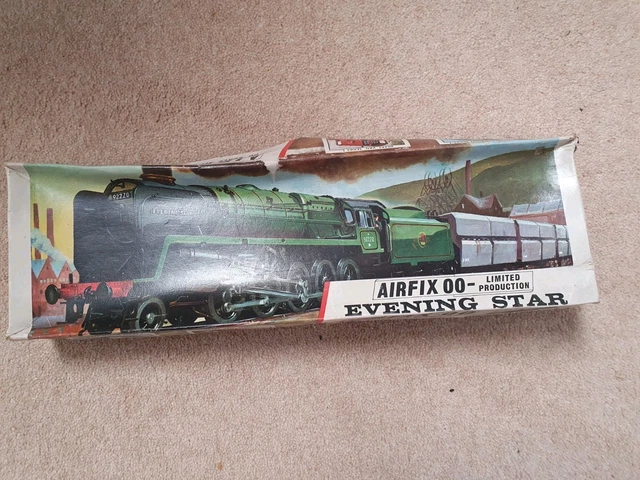 AIRFIX 92220 NO.R502 OO Scale Evening Star Series 5 Plastic Train Model ...