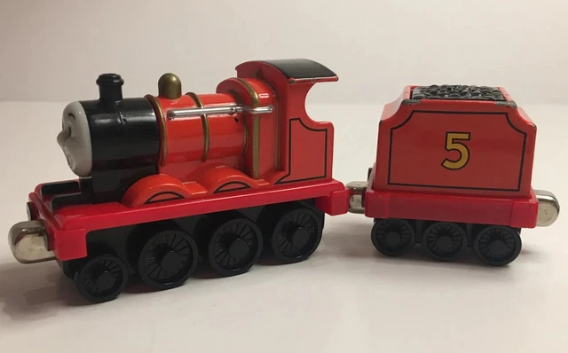 THOMAS THE TANK Engine James And Tender Take n Play Magnetic Train 2009 ...