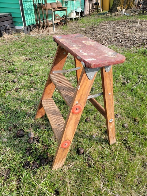 WONDERFUL VINTAGE WOODEN Red 2 Step stool Foot Stool Ladder 23 1/4 ...