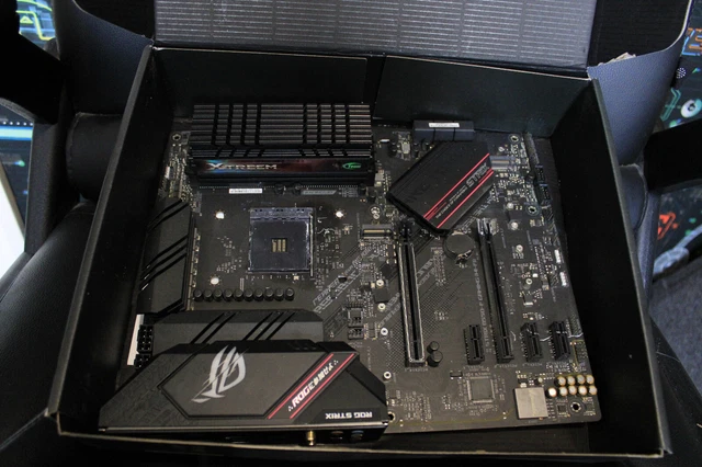 ASUS ROG STRIX B550-F GAMING WIFI Socket AM4 with 32 gig team extreem ...