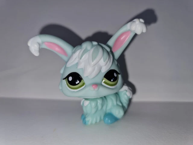 LITTLEST PET SHOP #2424 Ice Blue White Angora Rabbit Green Eyes LPS ...