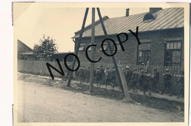 FOTO WK2 - Russland Gefangene Soldaten POW bei Orscha 1941 X100 EUR 34 ...