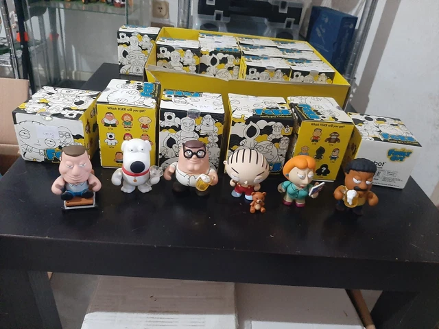 KIDROBOT GRIFFIN/FAMILY GUY 6 Figures NEW 6 Personaggi NUOVI EUR 90,00 ...