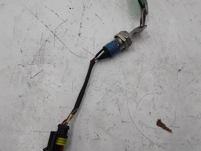 IGNITION KEY SWITCH S2 Series 4A: 125VAC 4A: 28VDC 2A: 250VAC E186580 £ ...