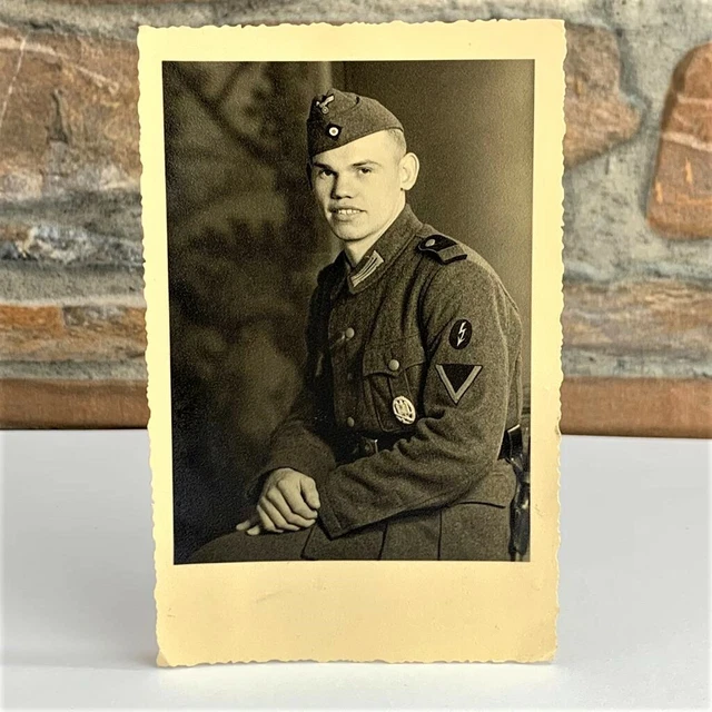 WW2 GERMAN WEHRMACHT Signal Operator Portrait Photo General Assault ...