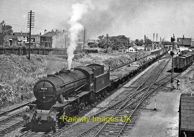 RAILWAY PHOTO - Down freight on Cheshire Lines at Glazebook c1957 £2.00 ...