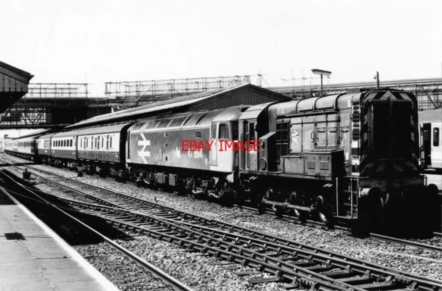 PHOTO CLASS 47 Loco 47664 Failed. Being Removed From 6.57 Newcastle ...