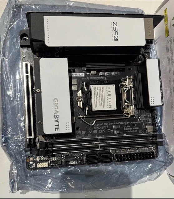 GIGABYTE Z590I VISION D DDR4 Mini-ITX Intel LGA 1200 Thunderbolt 4 ...