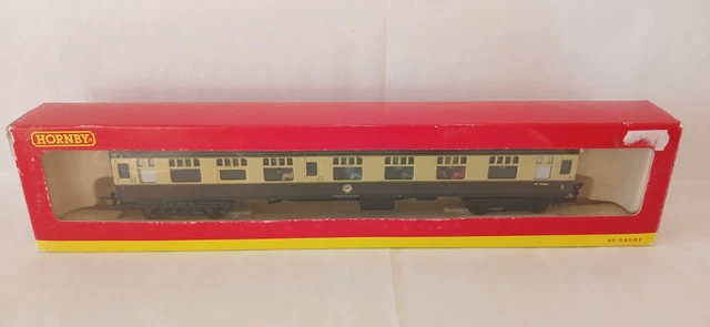 HORNBY R4209 BR MK1 Composite Coach Chocolate/Cream Livery. W15066 £16. ...