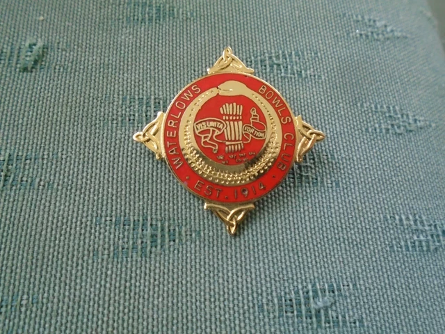 WATERLOWS BOWLING CLUB Dunstable Bedford Enamel Bowls Pin Badge ...