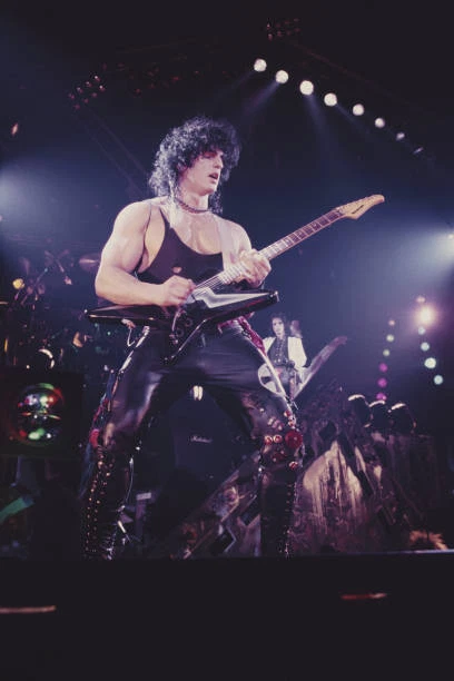 KANE ROBERTS PERFORMS live on stage with Alice Cooper circa 1987 OLD ...