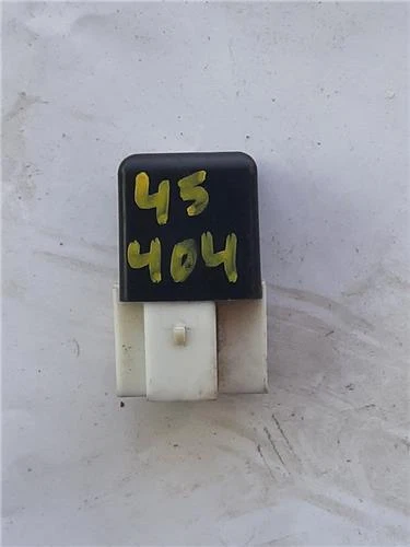 BOITIER FUSIBLES TOYOTA HILUX II Pick-up (_N_) 2.4 D 2L 9098702010 ...