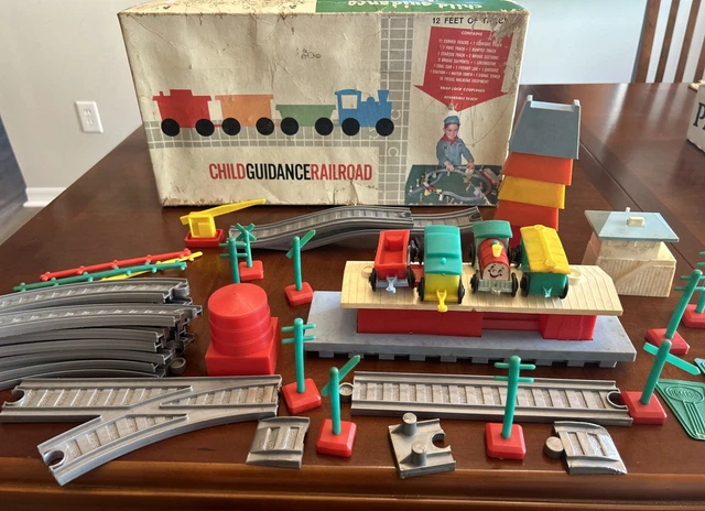 VINTAGE 1960S TOY Train Set With Track and Accessories Bronx NYC New ...