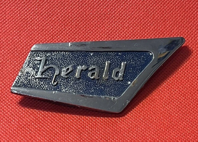 TRIUMPH HERALD - Pillar Badge 1960S - 93 X 45 Mm £7.99 - PicClick UK