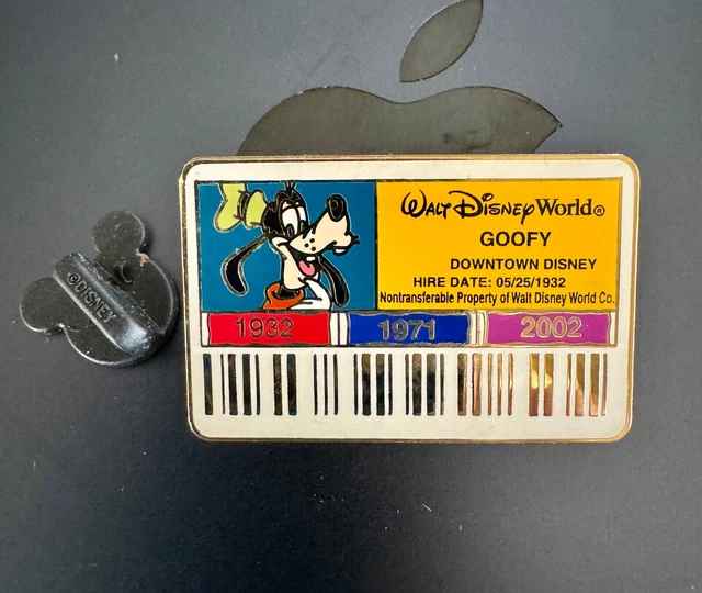 DISNEY CAST MEMBER Exclusive ID Card Series Pin Goofy LE 3500 Downtown ...