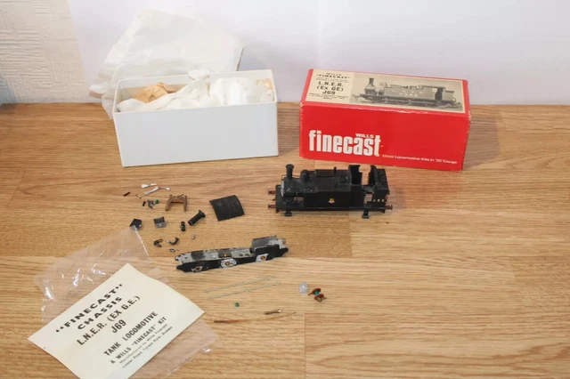 WILLS FINECAST 4MM/OO LNER GE J69 0-6-0 Tank Loco Body & Chassis Part ...