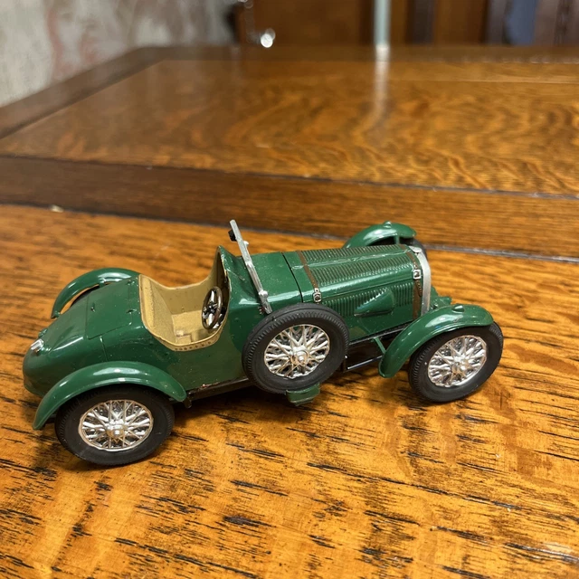 VINTAGE PYRO 1:32 Aston Martin Ulster Plastic Model Kit Old Built Rare ...