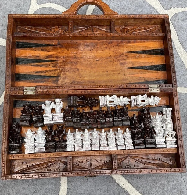 VINTAGE BALI/INDONESIAN UNIQUE Hand Carved Wooden Chess Set ...