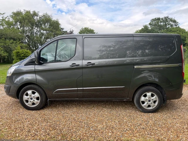 2015 FORD TRANSIT Custom 2.2 TDCi 125ps Low Roof Limited Van PANEL VAN ...