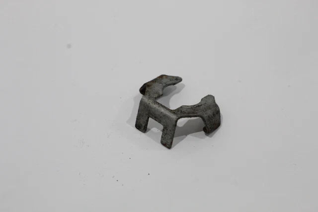 VW VENTO 5C Mk6 1.2 Petrol Fuel Injector Retaining Clip 036133047g £5. ...