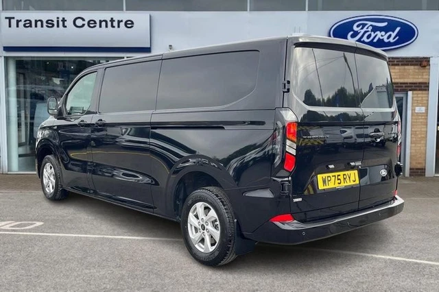 FORD TRANSIT CUSTOM 320 Limited AUTO L2 LWB FWD 2.5 PHEV 232ps ...