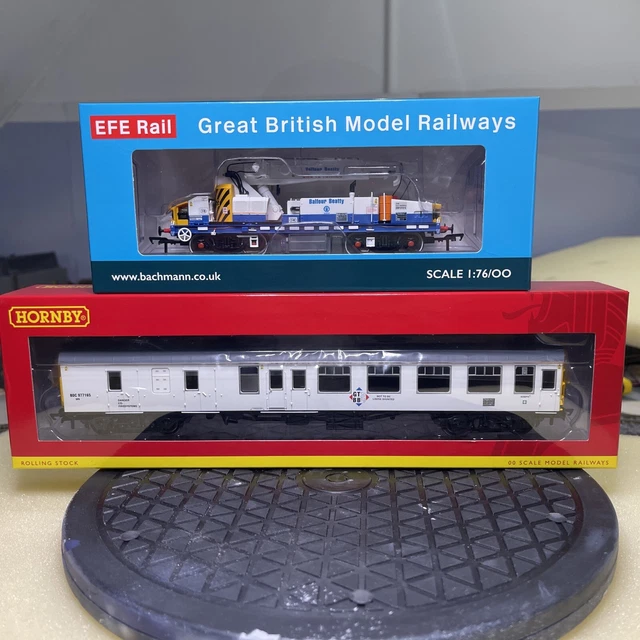 EFE RAIL E87050 Bachmann Balfour Beatty 12T Crane + hornby r40213 Staff ...