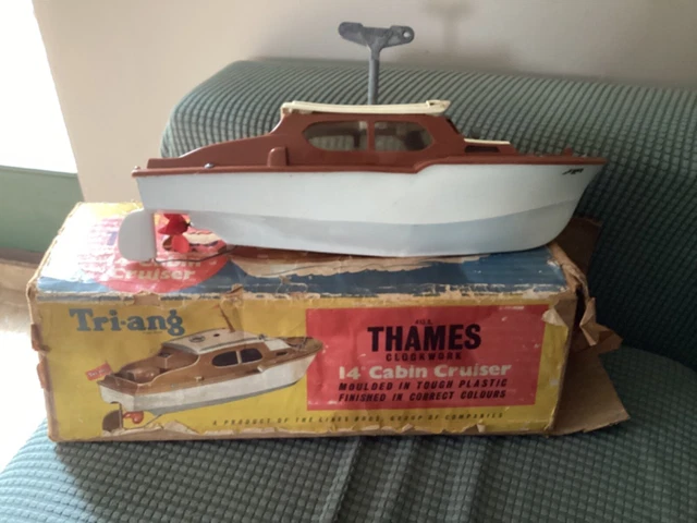 VINTAGE CLOCKWORK TRI-ANG Thames 14" Cabin Cruiser (Working) £20.00 ...