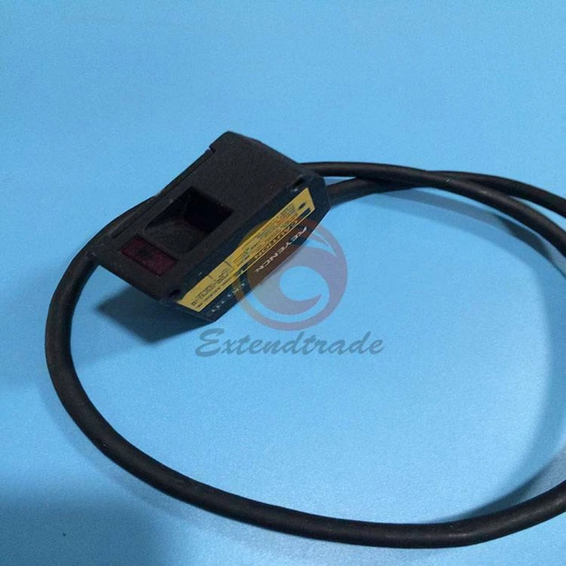 EIN KEYENCE LK-011 Verdränger Sensor Neu EUR 222,24 - PicClick DE