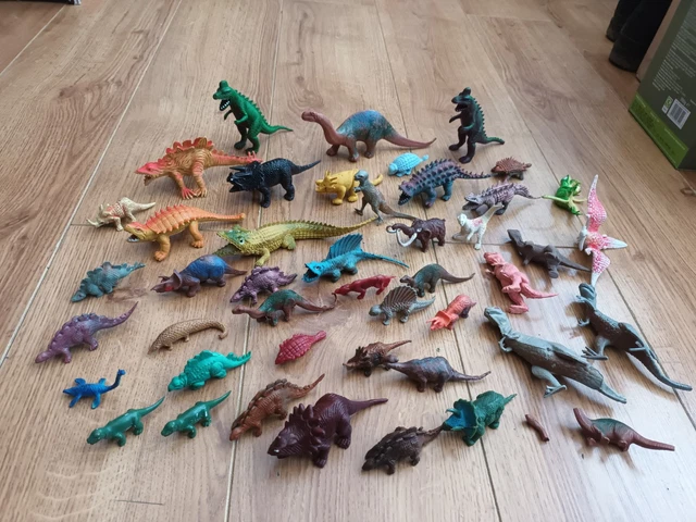 VINTAGE DINOSAUR FIGURE Dinosaurs Bundle Chinasaurus Hong Kong £20.00 ...