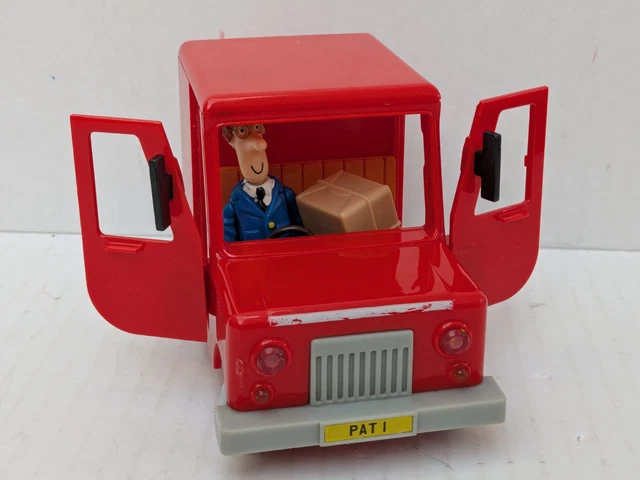 POSTMAN PAT TOY Vehicle Royal Mail Van Pat Figure & Parcel PAT 1 2008 ...