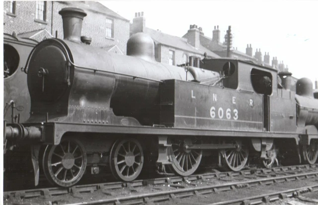 RAIL PHOTO LNER GCR 442t C13 6063 Sheffield Neepsend shed 2view £2.39 ...