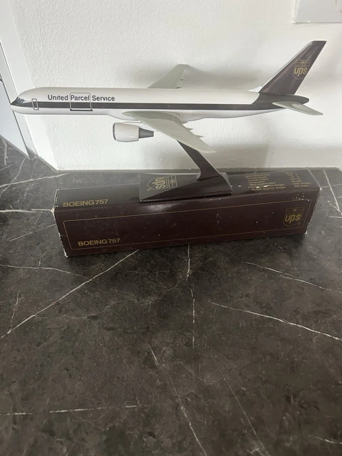 RARE 1990S UPS Cargo Plane Boeing 757 Model Airline Boxed Scale 1/200 £ ...
