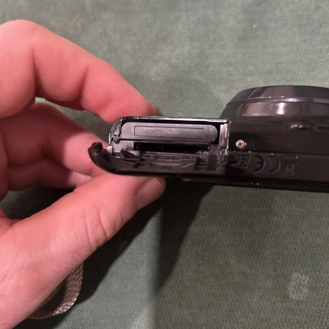 FUJIFILM FINEPIX L30 10MP DIGITAL CAMERA 3X OPTICAL ZOOM POINT AND ...