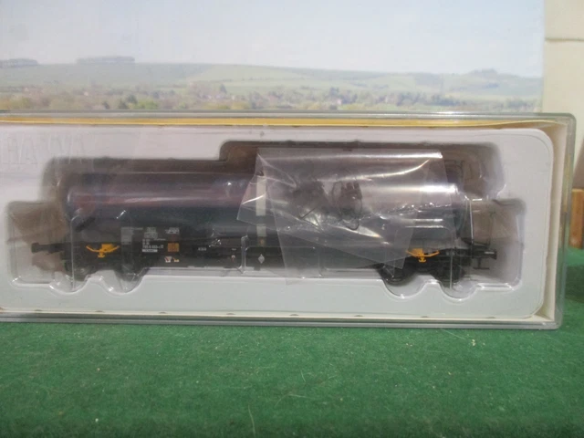 BRAWA 1:87 HO Bogie Tank Wagon Ermewa Epoche V Db. Cat No.48756 £39.00 ...
