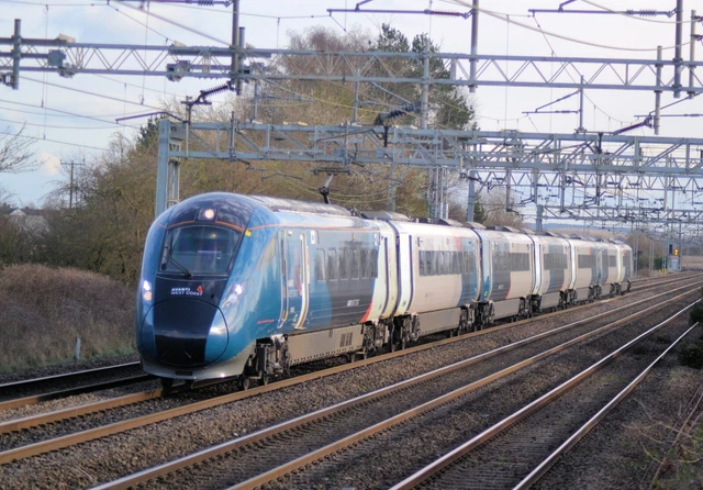 CLASS 807 NO 807004 in avanti at crewe 1 £1.97 - PicClick UK